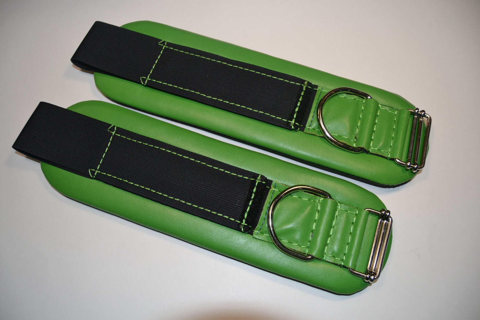 Манжеты для ног Bendy Body цветные, кожаные, с креплением на липучке