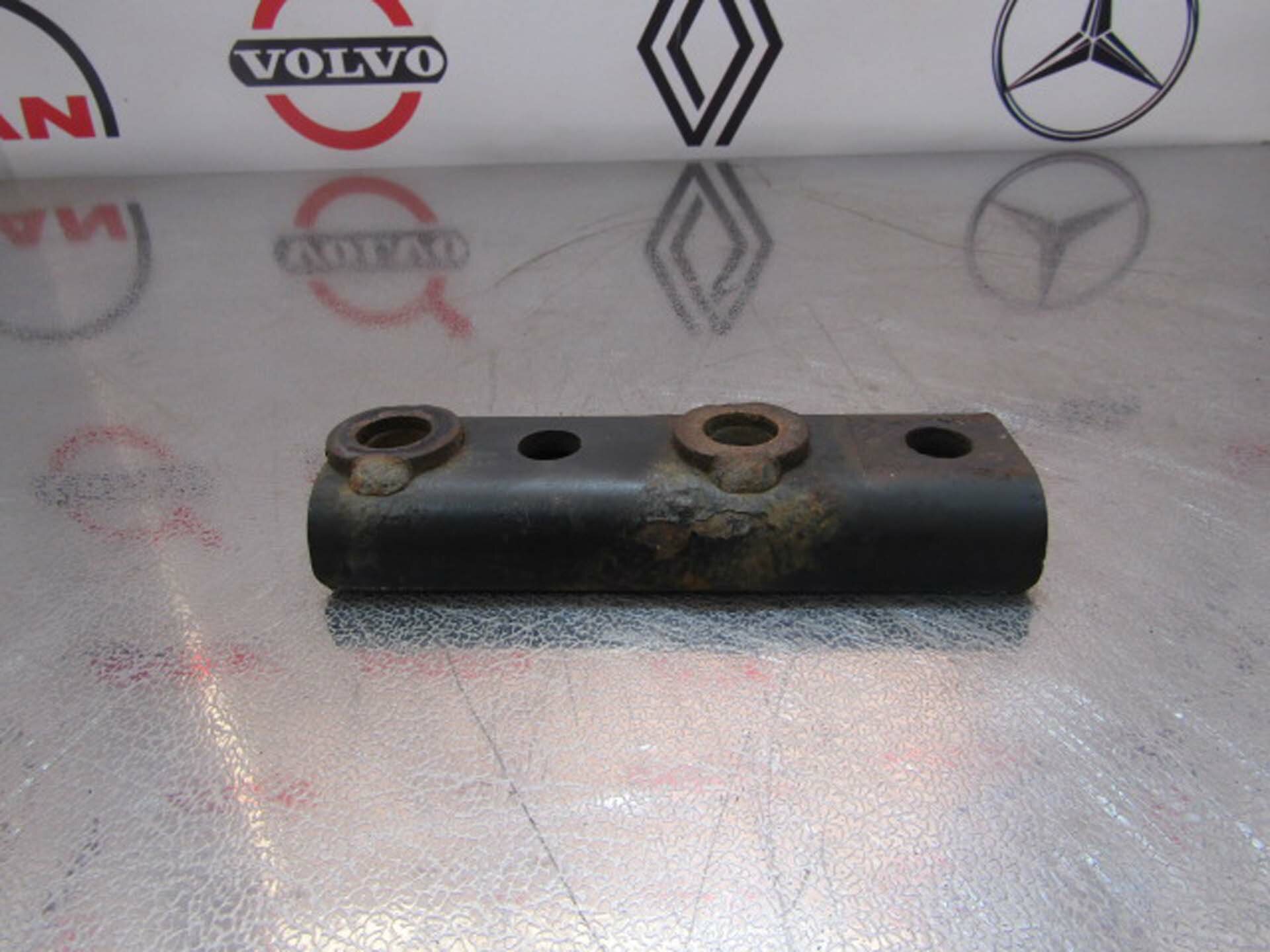 Крепление кронштейна заднего крыла MAN TGA, TGS, TGX