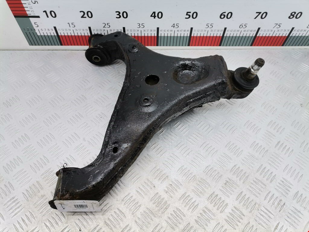 Рычаг передний правый Volkswagen Crafter 1 2E0407152M арт. 2025900