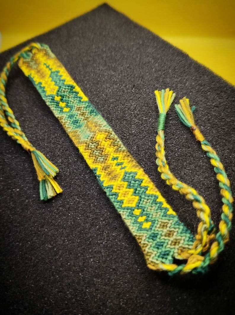 Плетеный браслет