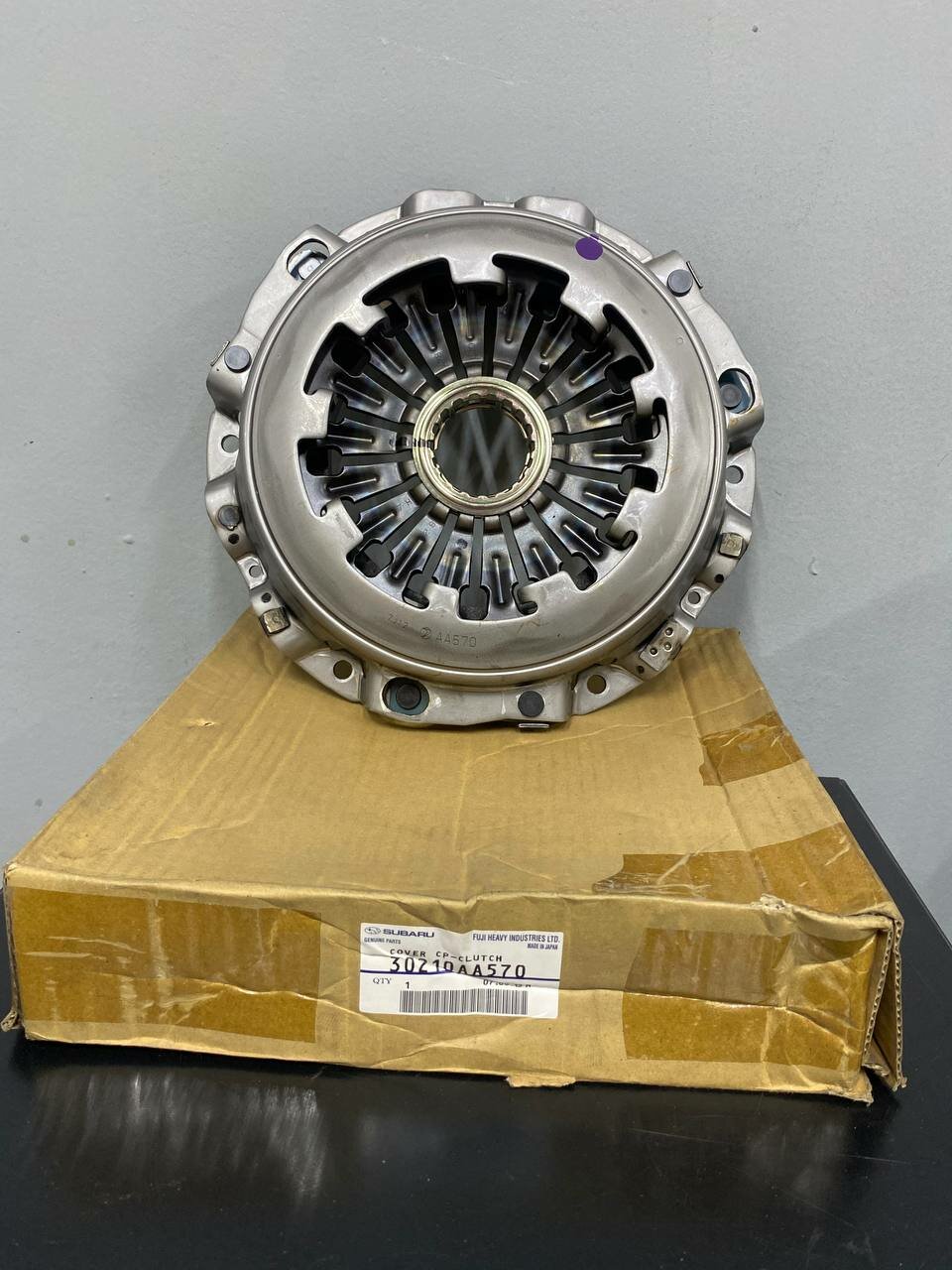 Корзина сцепления 30210AA570 SUBARU 100% оригинал