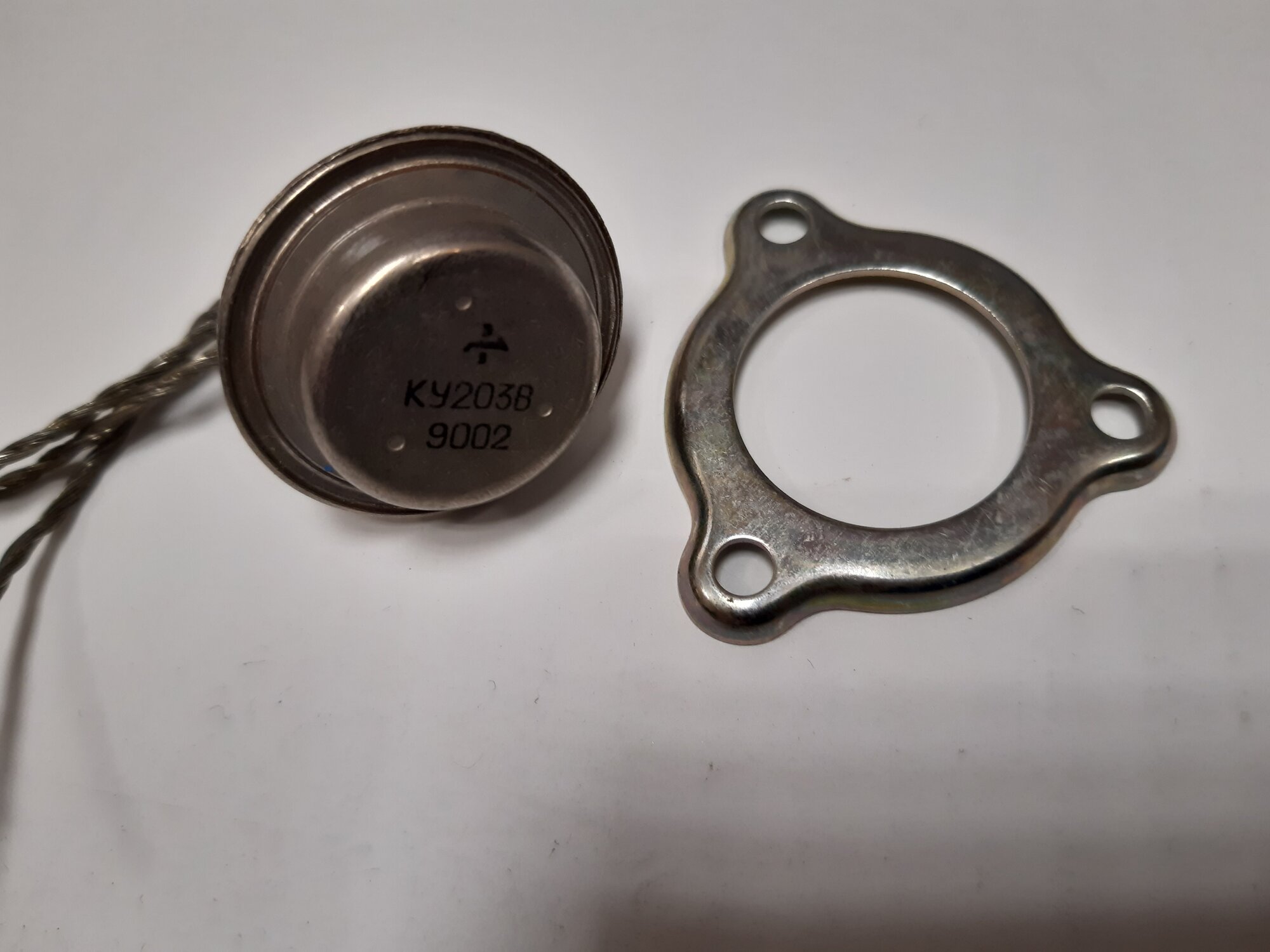 Тиристор триодный КУ203В 1990г. (комплект 2 штуки)