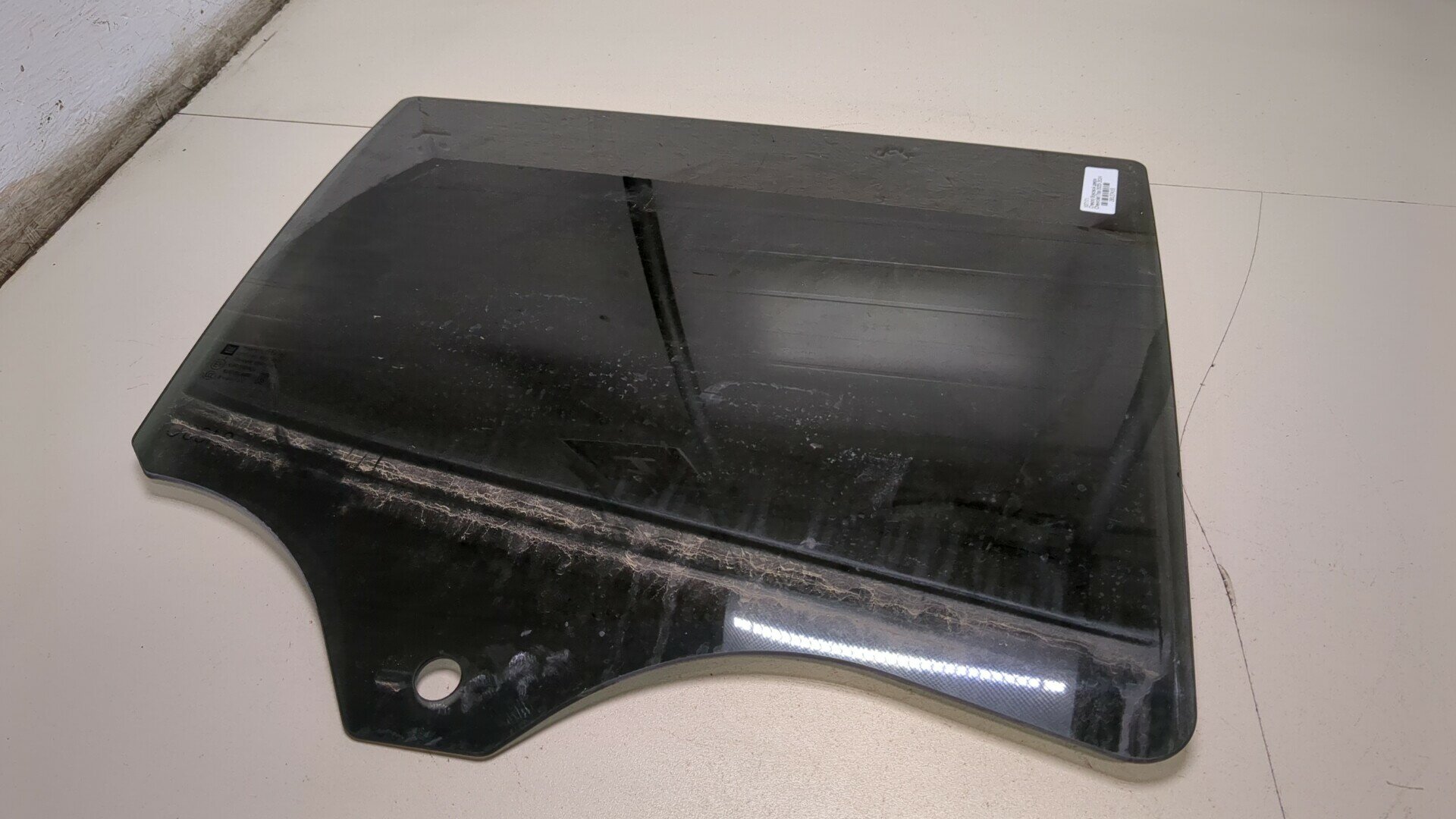 Стекло боковой двери правое заднее Chevrolet Trax Б/У