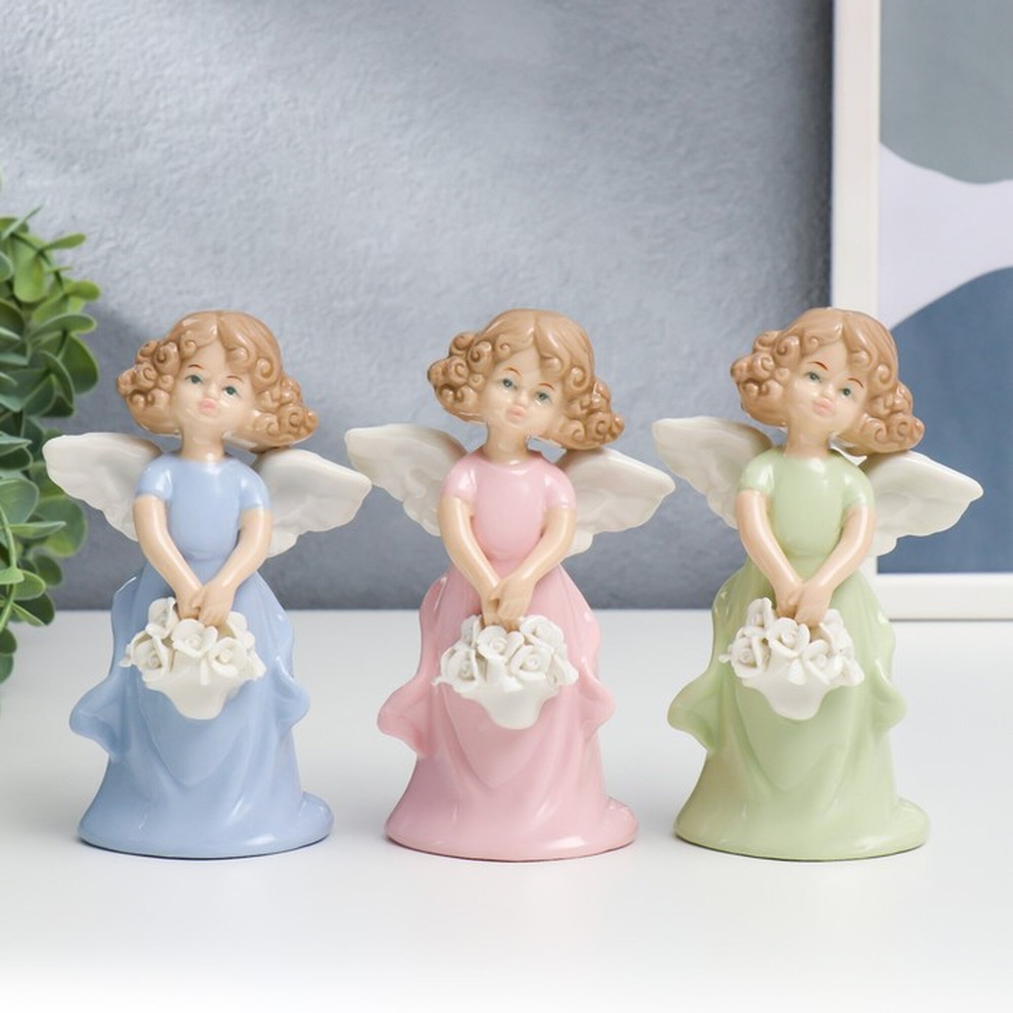 Сувенир "Ангелочек-девочка с корзинкой белых роз" 14х5х8 см, микс