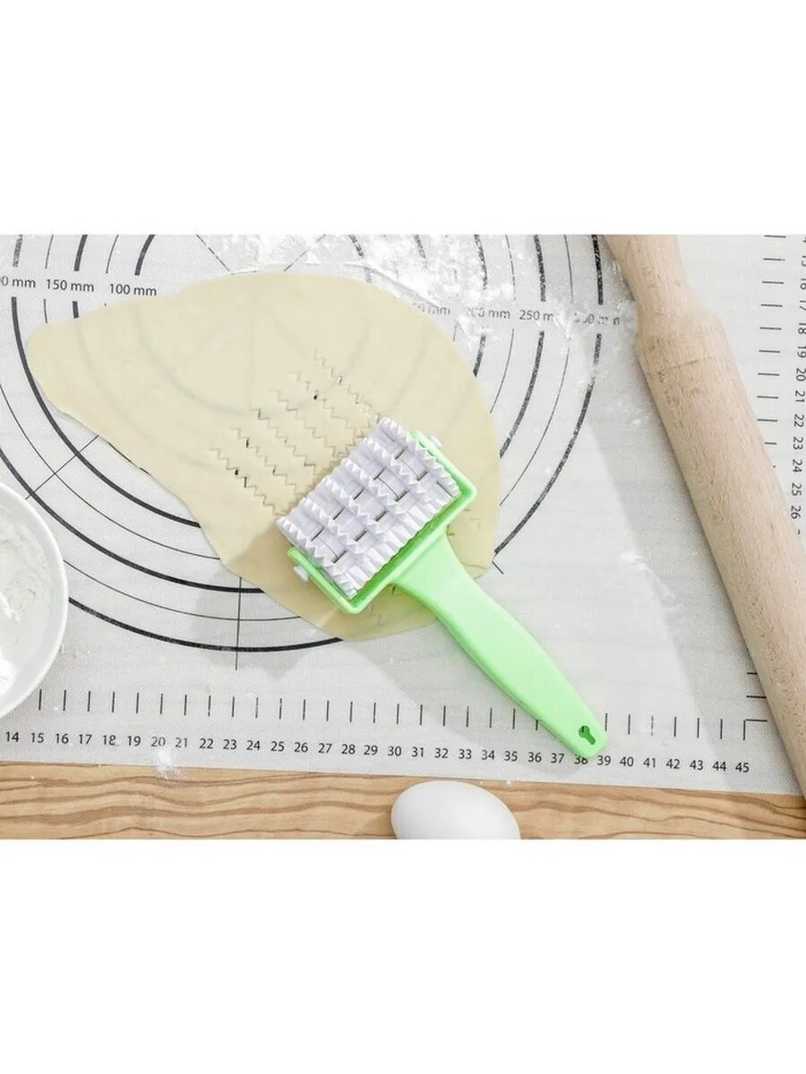 Яркий валик для теста, 17х8х4.5 см, зелёный