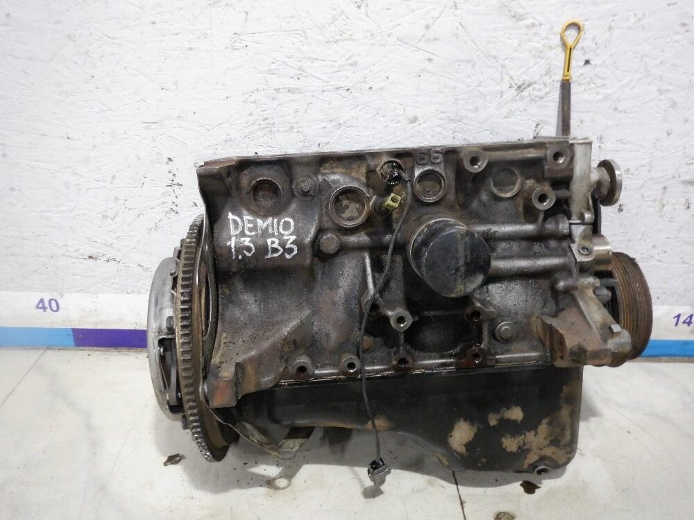 Блок цилиндров Mazda Demio DW B36610300J