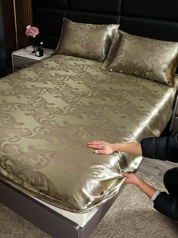 Наматрасник 200х220 на резинке на матрас