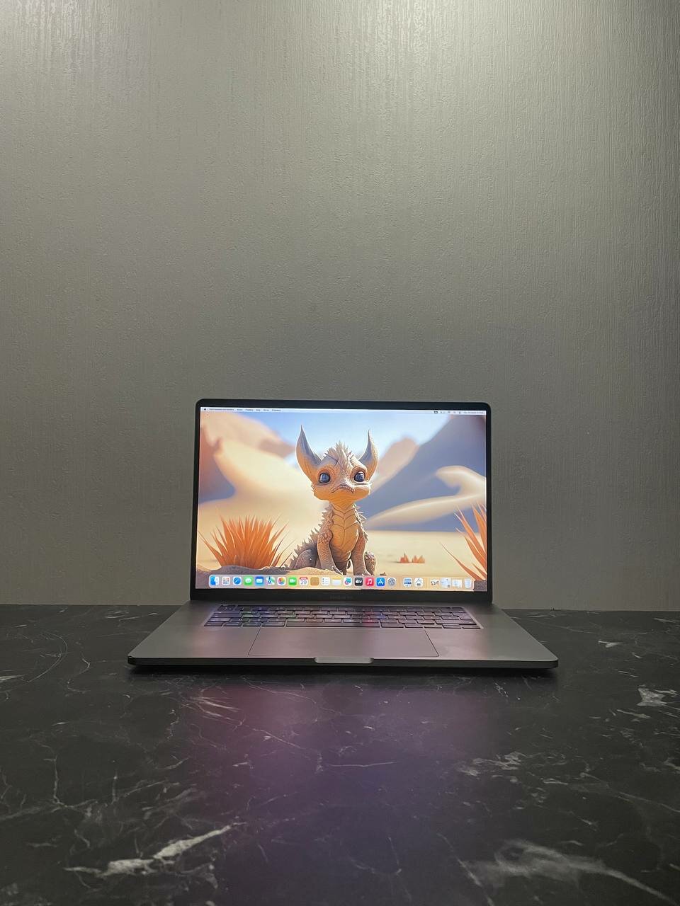 16" Ноутбук Apple MacBook Pro 2019, Intel Core i9 2.3 ГГц, 32 ГБ/1TB, AMD Radeon Pro 5500M, Intel UHD Graphics 630