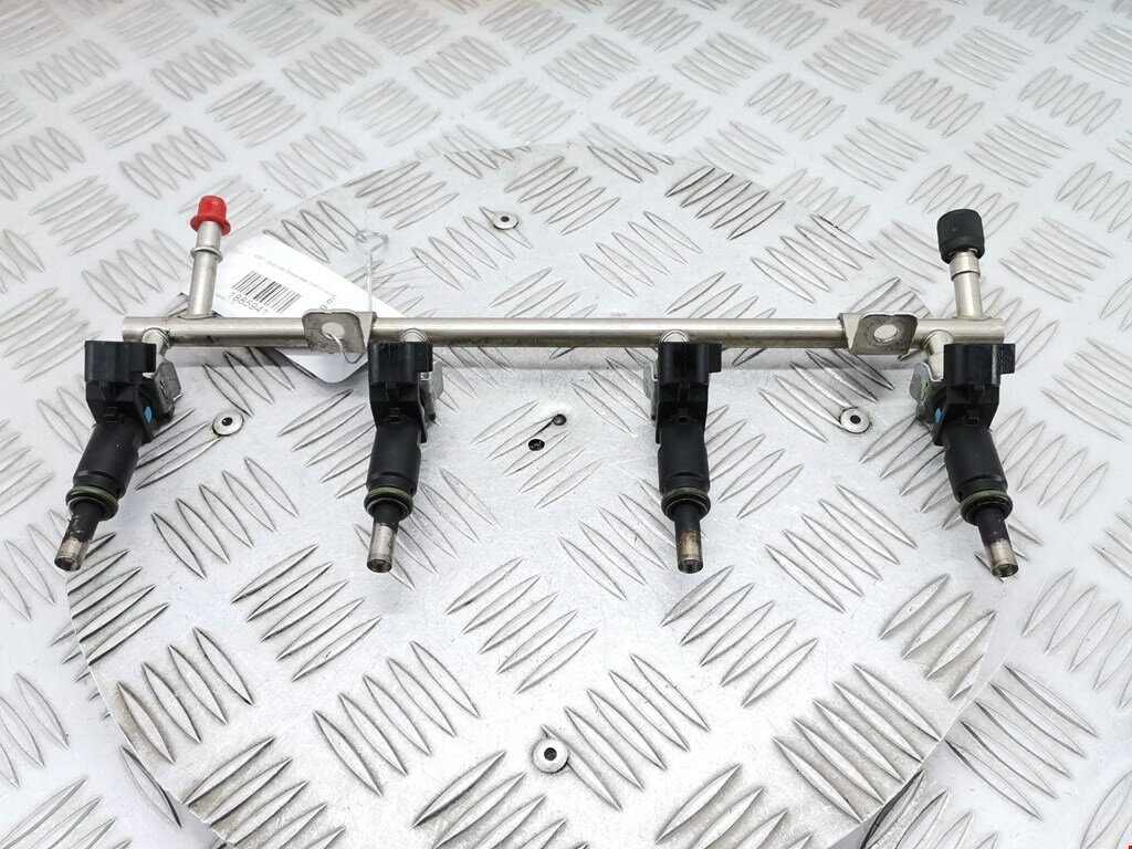 Форсунка бензиновая электрическая Opel Astra J 55562599 арт. 1885941