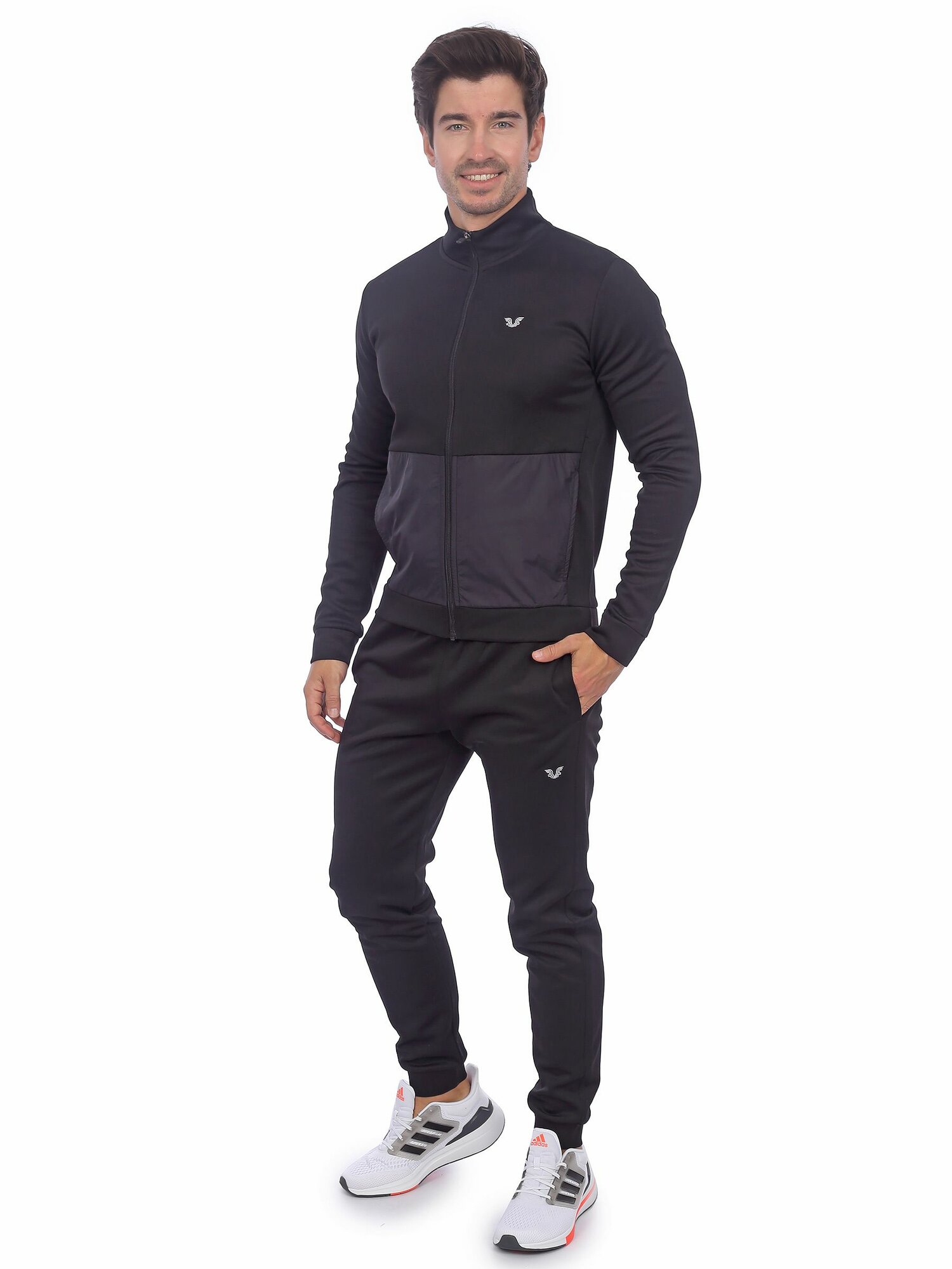 Костюм спортивный