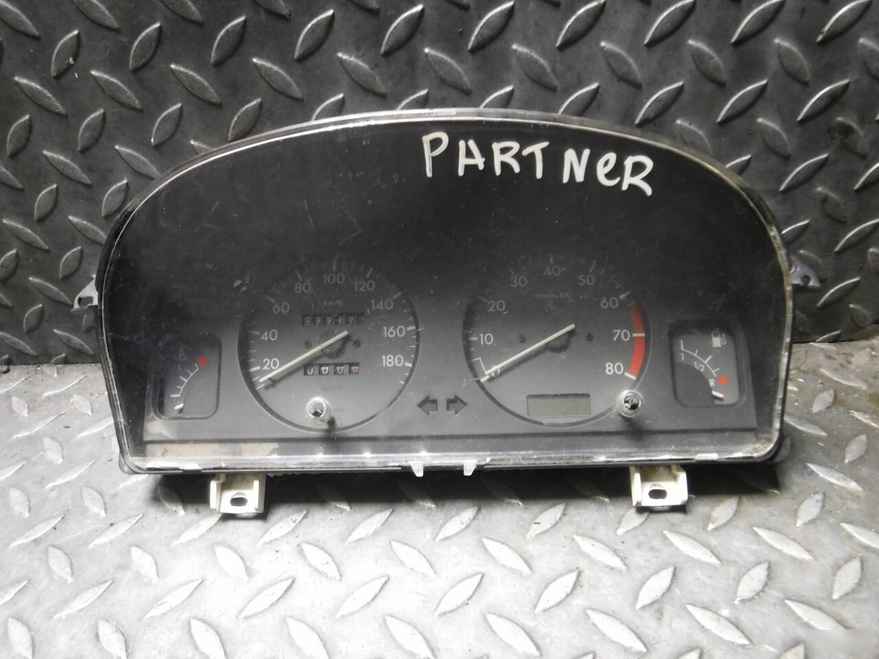 Панель приборов Peugeot Partner I (1997—2002) 9635681080