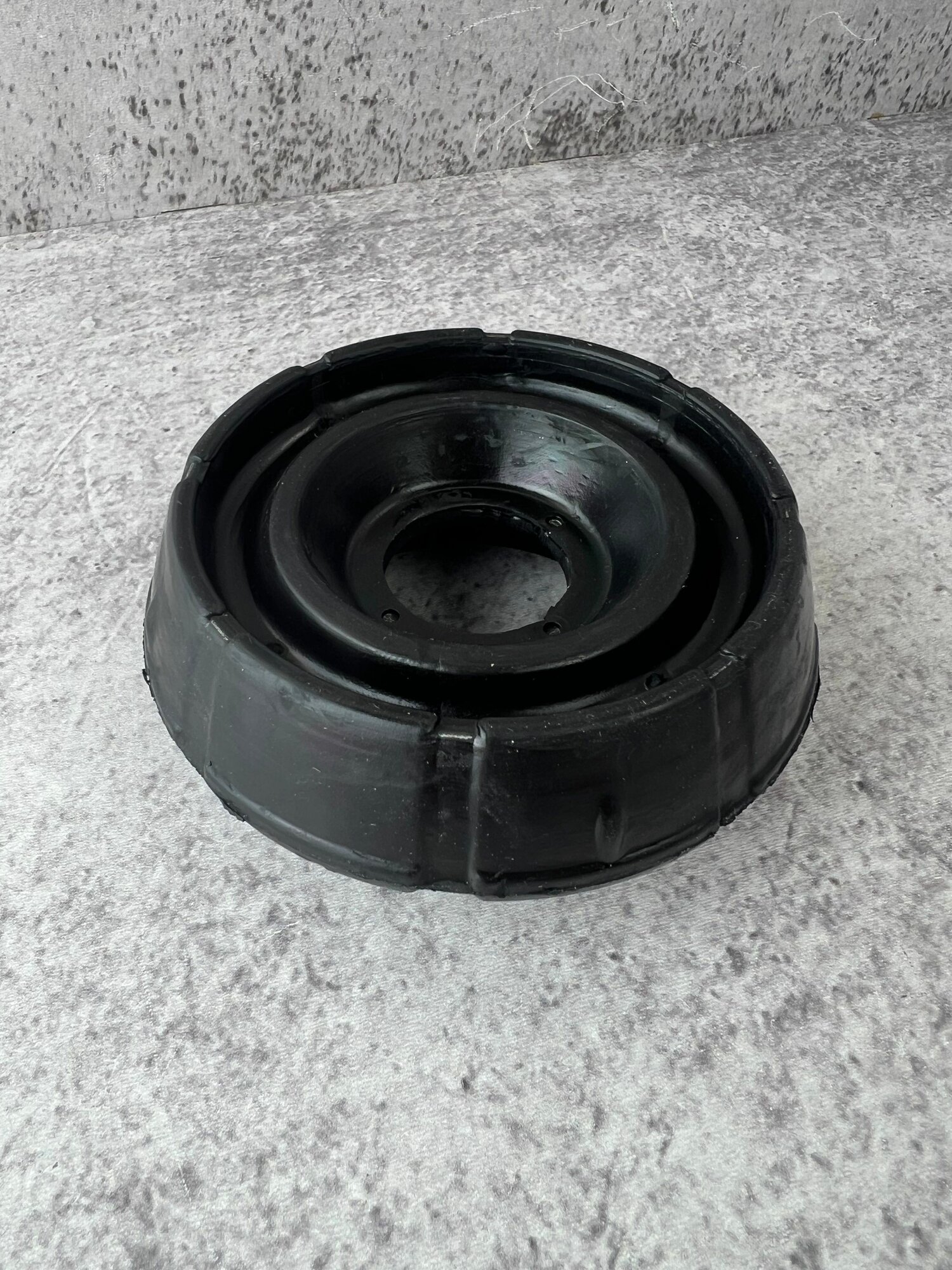 1 штука. Опора амортизатора 6001547499. Для Renault Logan, Largus, Duster, Sandero, Kaptur.