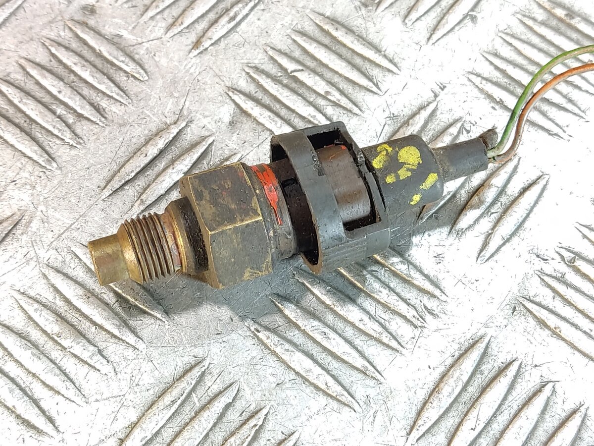 Датчик температуры жидкости RENAULT R19 1992 2002 7700778783