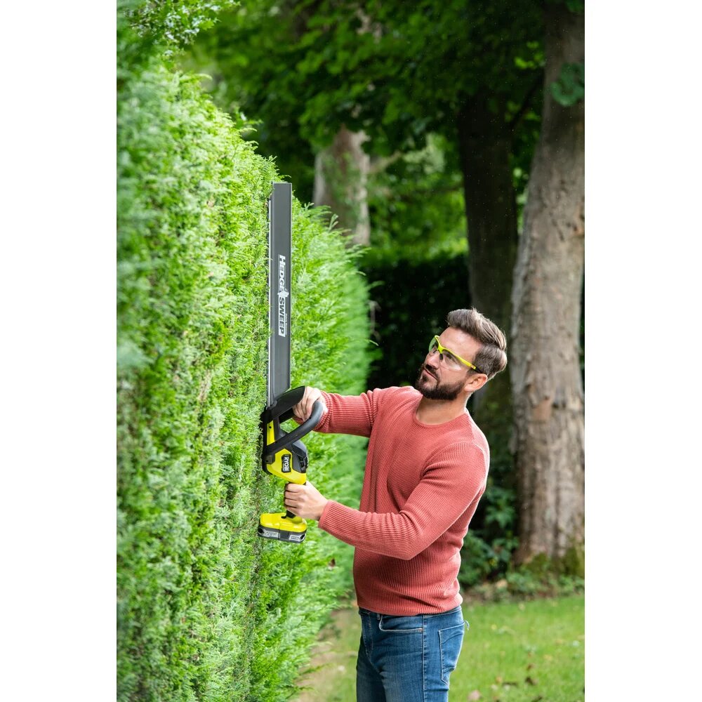 Кусторез Ryobi ONE+ RY18HTX60A-125 5133004907, аккумуляторный двусторонний нож, Li‑ion батарея для работы — фото 1
