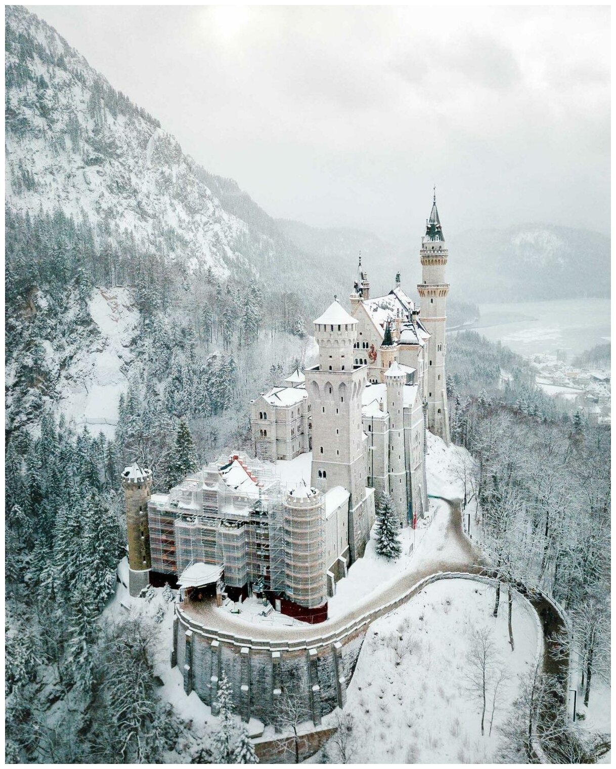 Постер / Плакат / Картина Замок короля Людвига II 60х90 см в подарочном тубусе