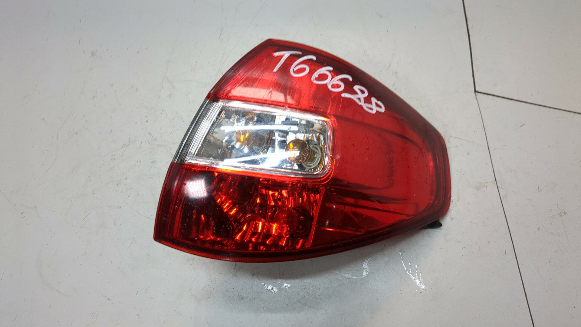 Фонарь (задний) правый Renault Koleos Б/У