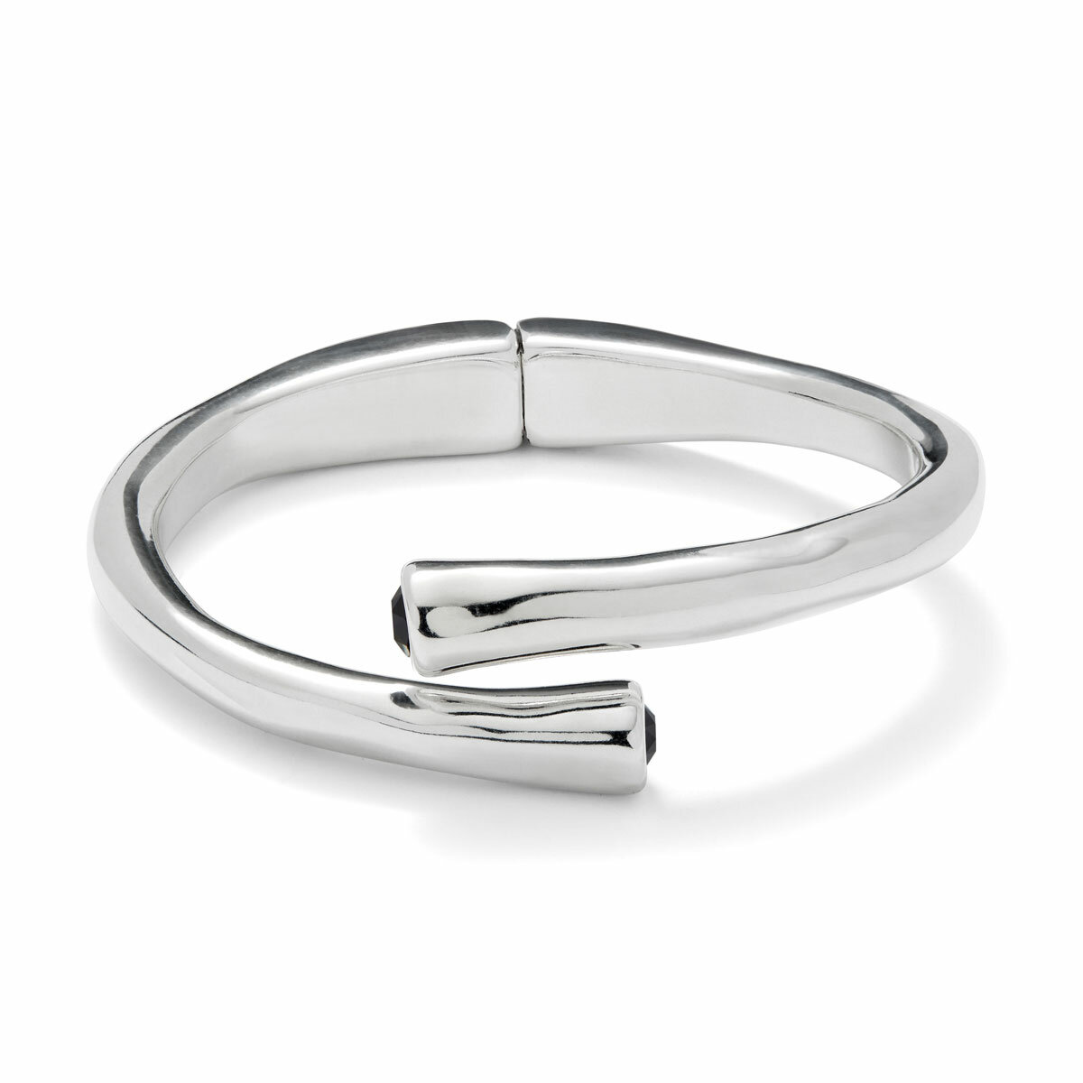 Жесткий браслет