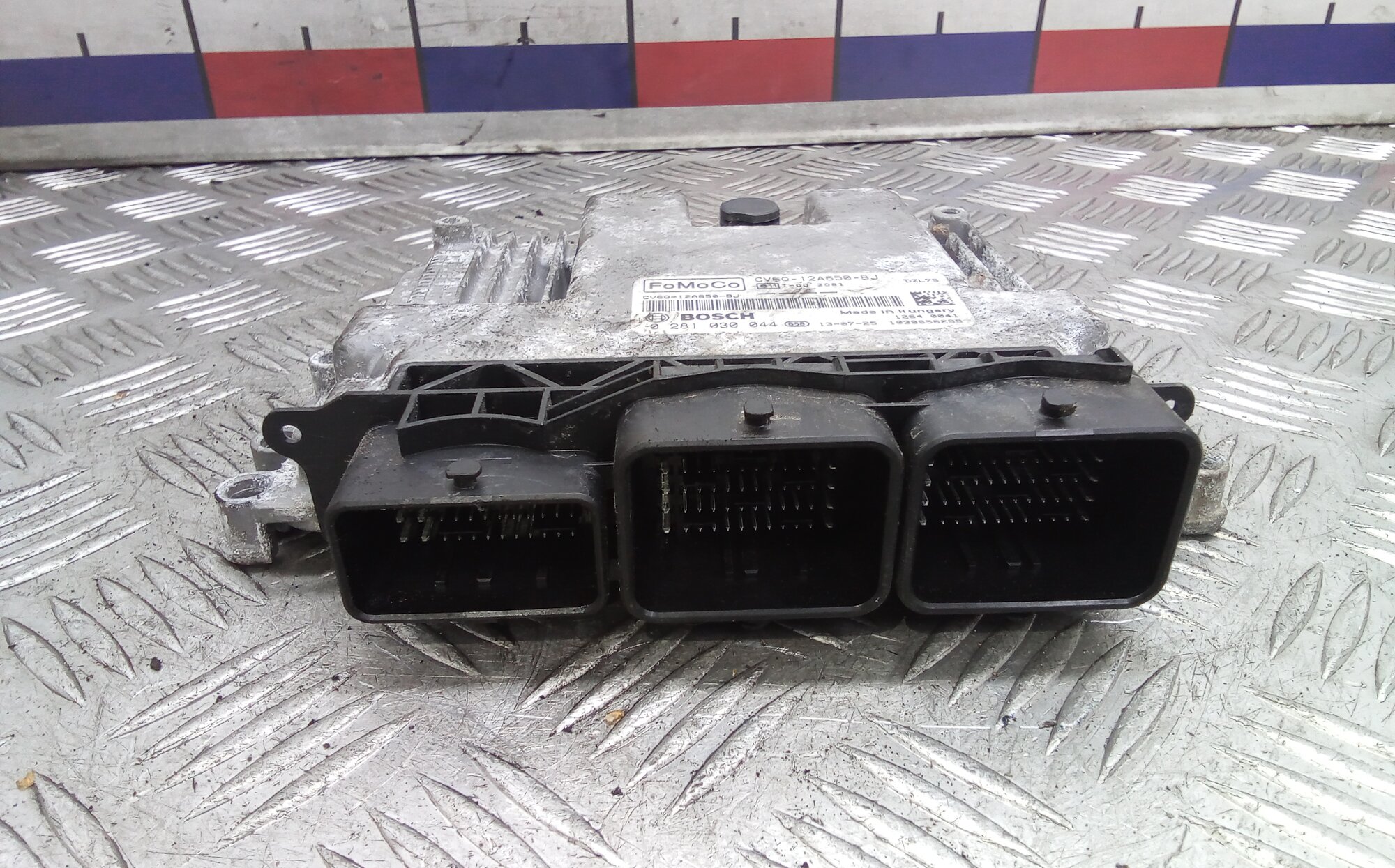 Блок управления двс FORD FOCUS 3