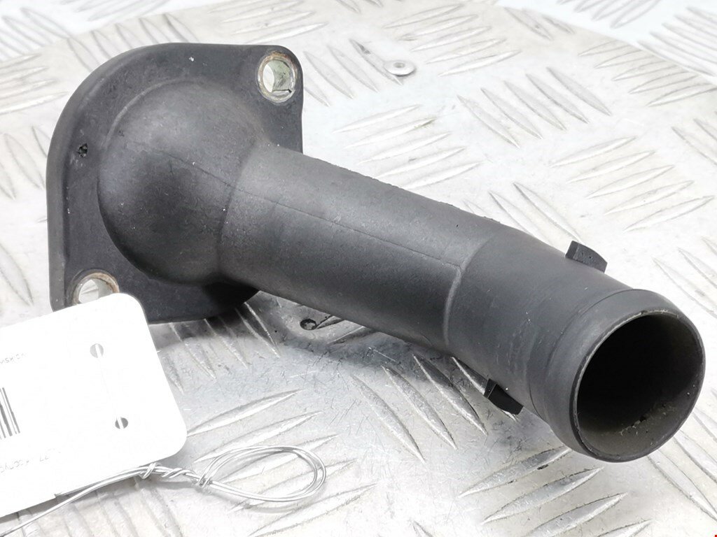 Корпус термостата Volkswagen Touran 1 06A121121C арт. 1958693