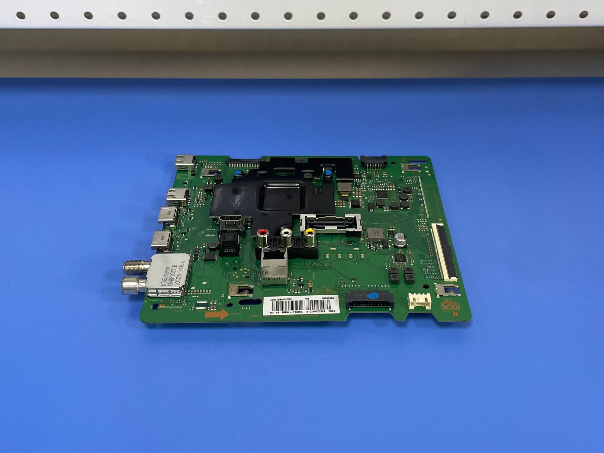 Основная плата BN41-02756B-000 телевизора Samsung UE82TU8000U