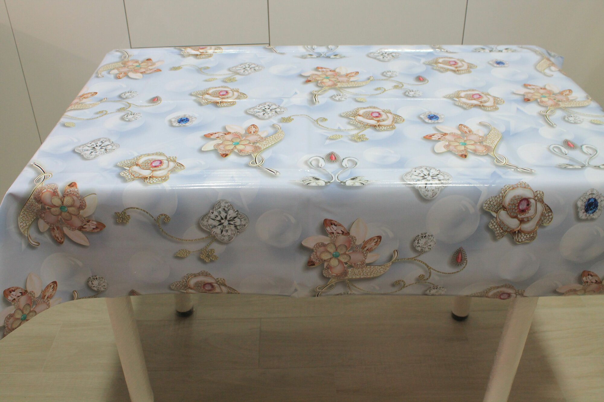 Клеенка глянцевая, водоотталкивающая на стол с рисунком бриллиант