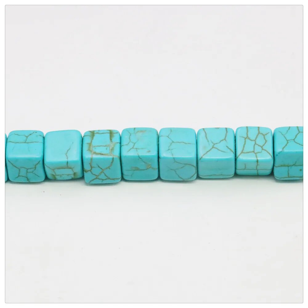 Белые синие квадратные бусины из турмалинов