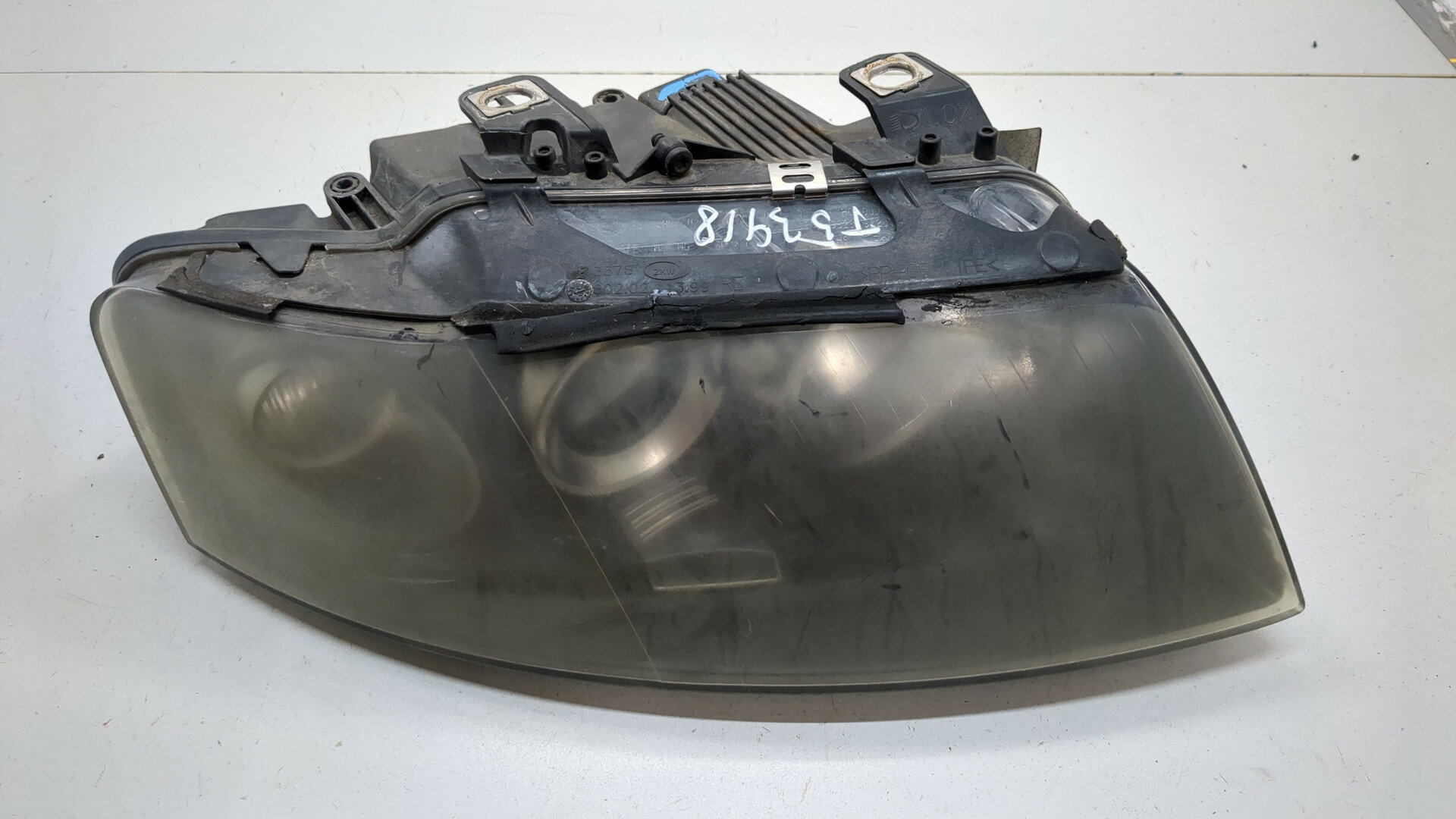 Фара (передняя) правая Audi A4 (B6) Б/У