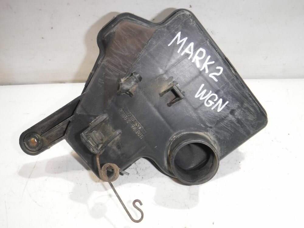 Резонатор воздушного фильтра Toyota Mark II 1789374390