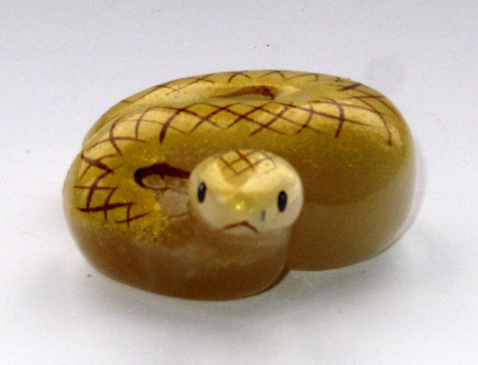 Фигурка змея символ 2025 года из камня селенит. Ручная роспись Россия.