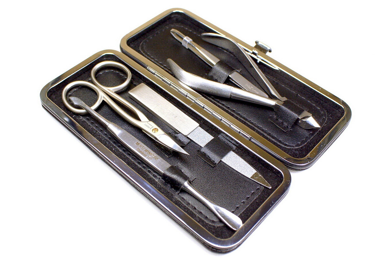 Маникюрный набор Mertz 20028 из Германии, 5 предметов, чехол черного цвета на замке, компактный размер