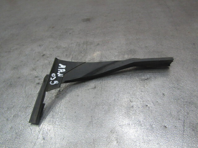 Накладка лобового стекла верхняя правая MAN TGA, TGS, TGX, TGM, TGL