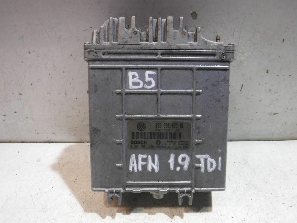Блок управления двигателем VW Passat B5 028906021GL