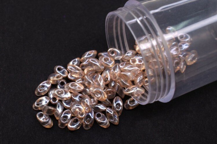 Бисер японский MIYUKI Long Magatama #3502 розово-бежевый, прозрачный глянцевый, 10 грамм