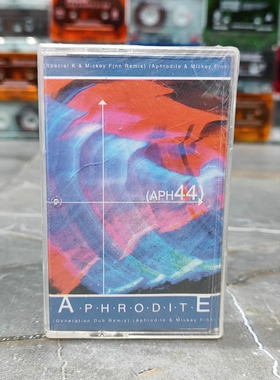 Aphrodite - APH44 , Aphrodite & Mickey Finn, аудиокассета, кассета (МС), 2005, оригинал