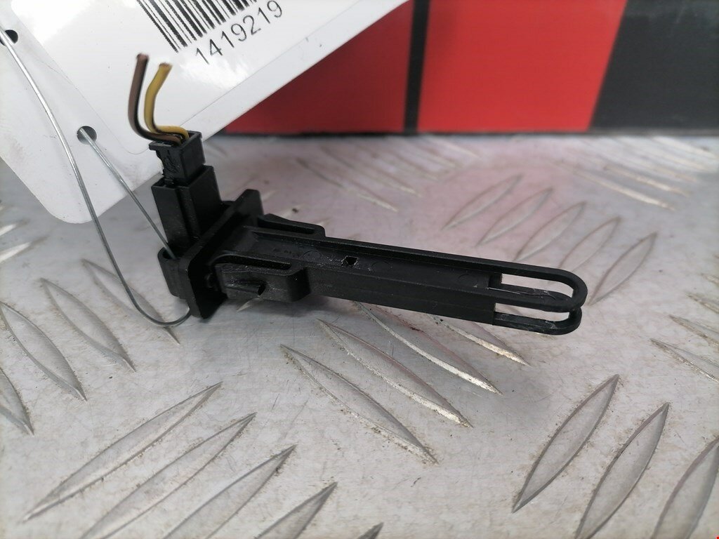 Датчик температуры воздуха BMW 3-Series (E90/E91/E92/E93) 64116930015 арт. 1419219