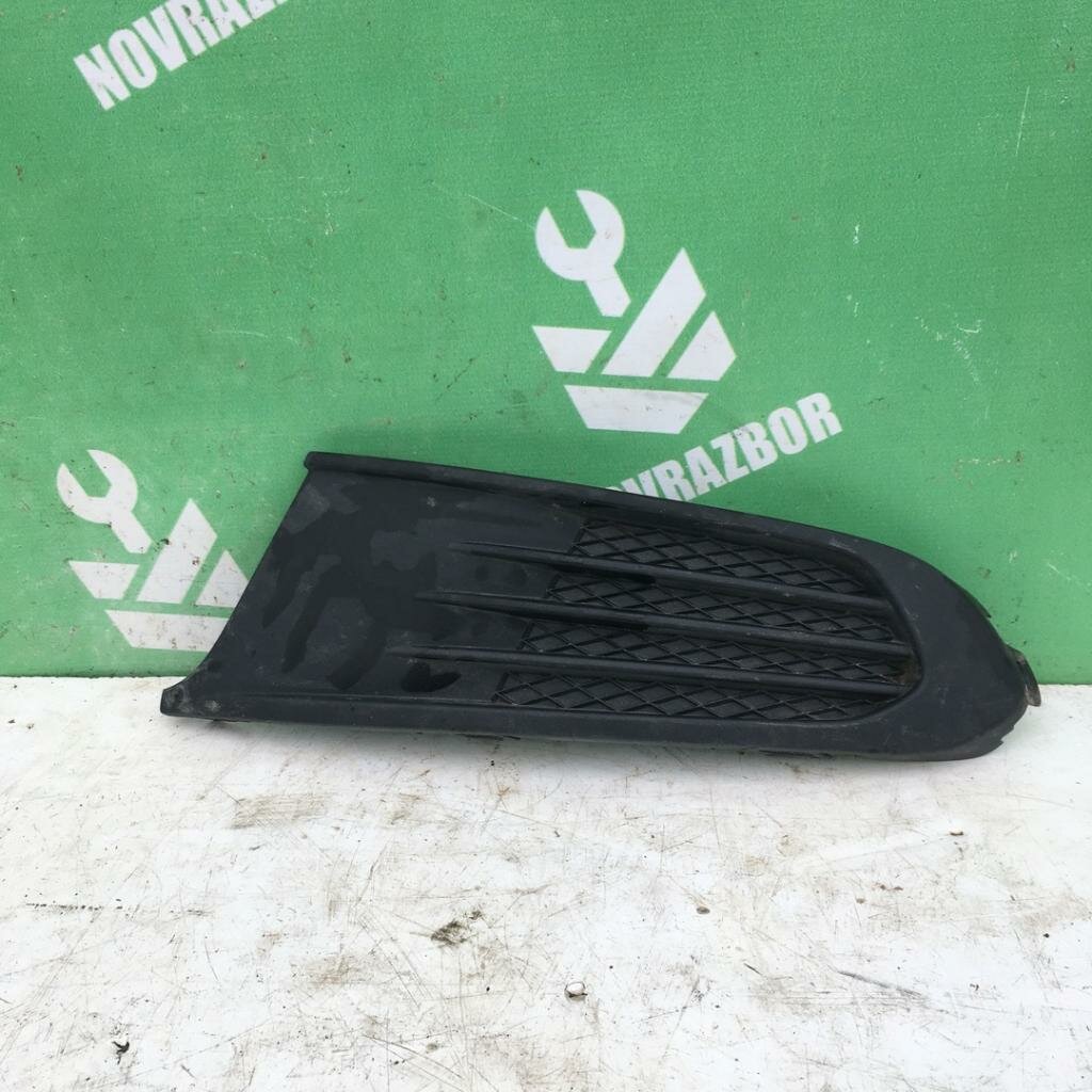 Решетка в бампер левая VW Polo Sed RUS 2011-2020
