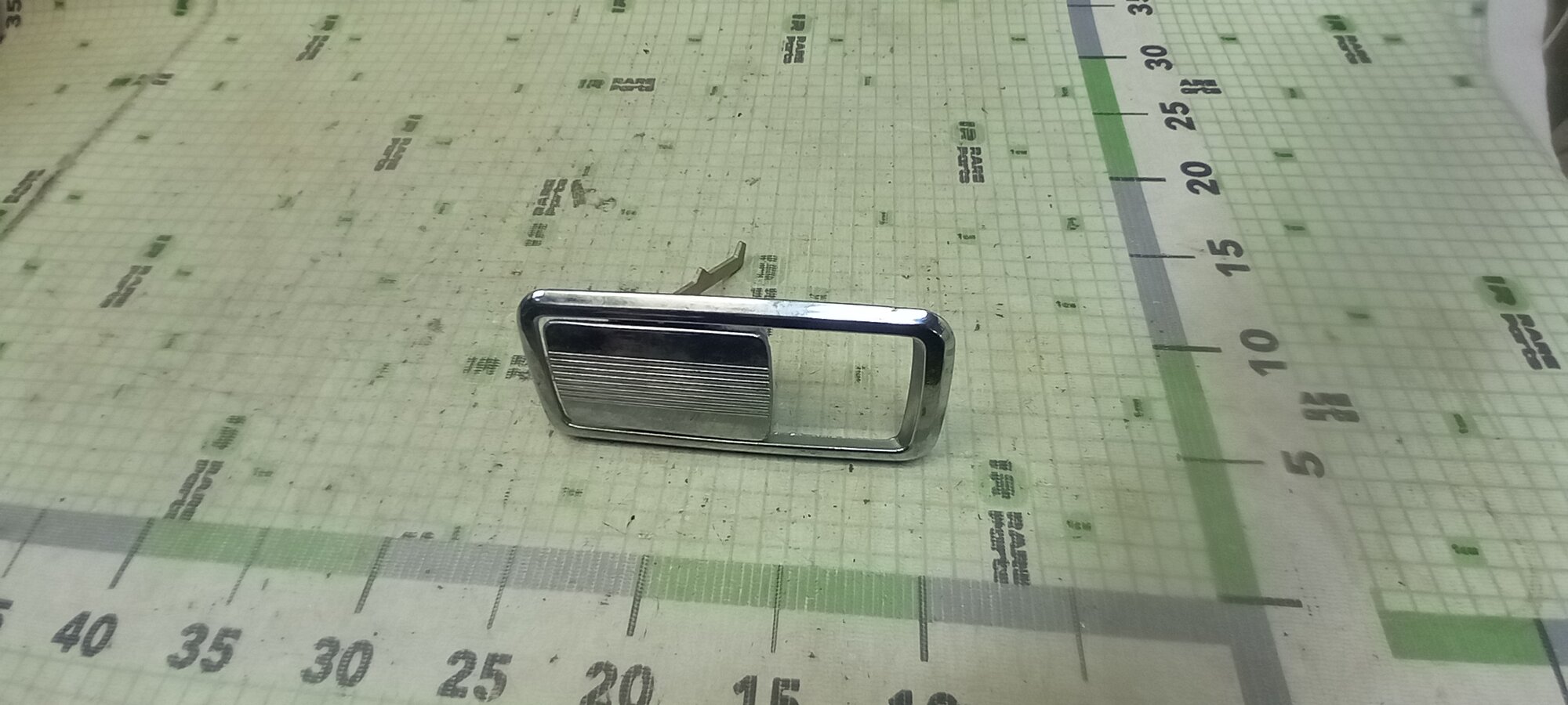 Ручка наружная двери с розеткой хромированная Газ