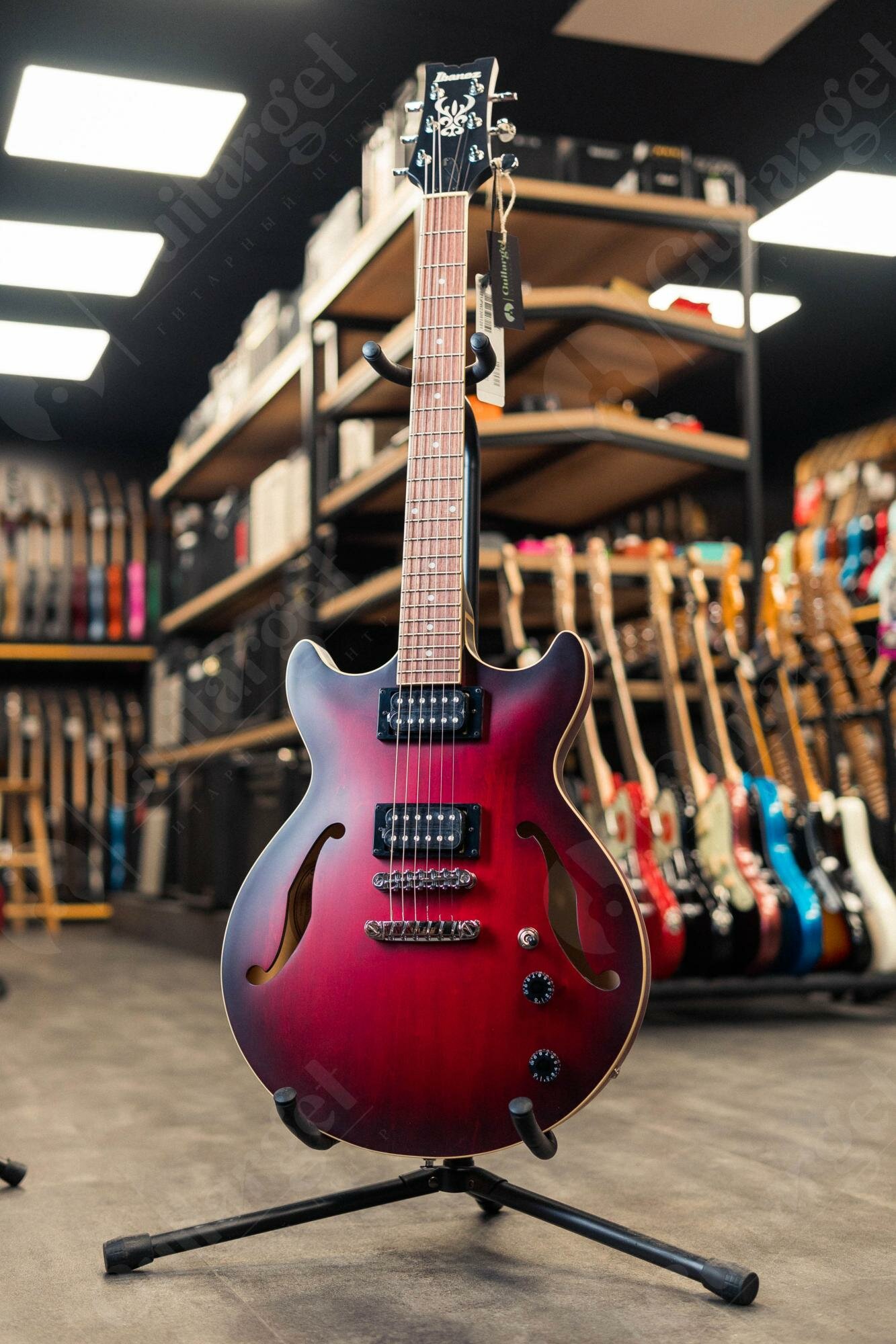 Полуакустическая гитара Ibanez Artcore AM53-SRF