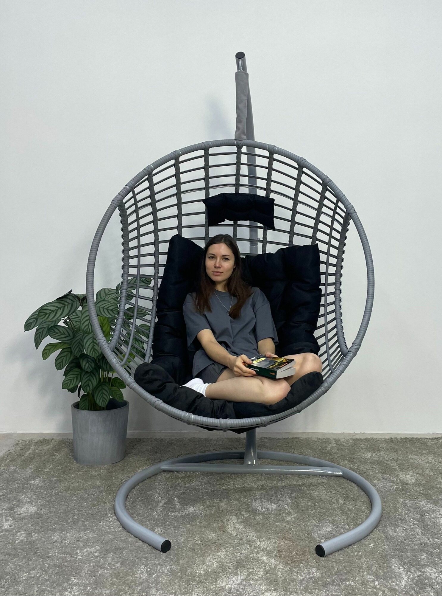 Подвесное кресло-кокон FLATA серый + каркас (черная подушка, полиэстер)