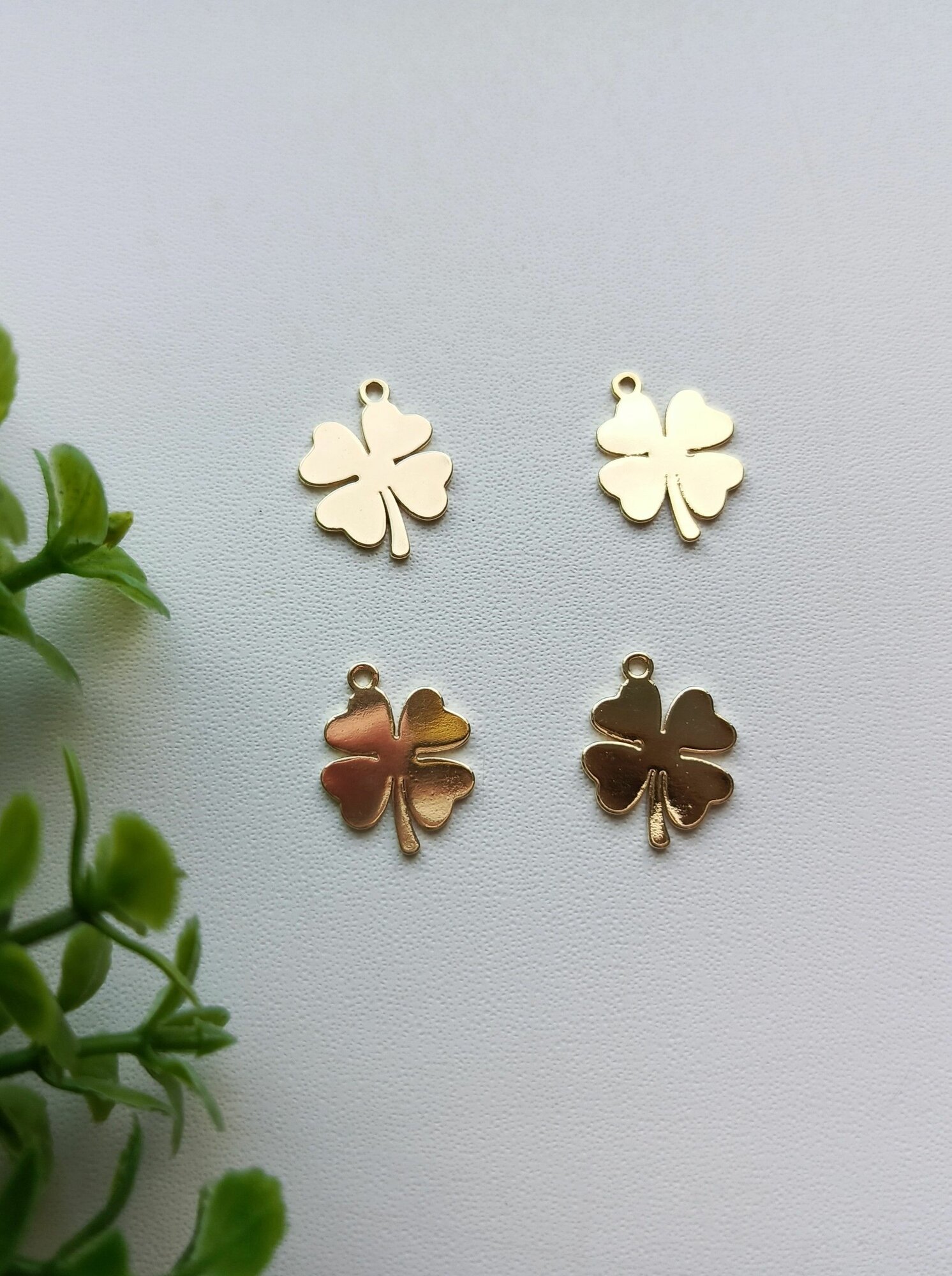 Подвеска Клевер (4 шт.). Латунь, позолота. Корейская фурнитура для бижутерии, украшений