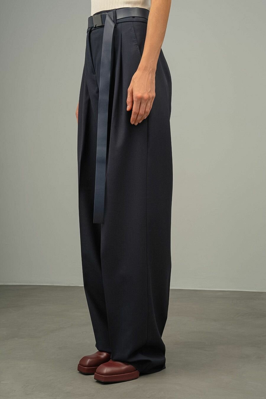 Брюки бананы Max Mara Осень-зима, размер 42IT, синий — фото 1