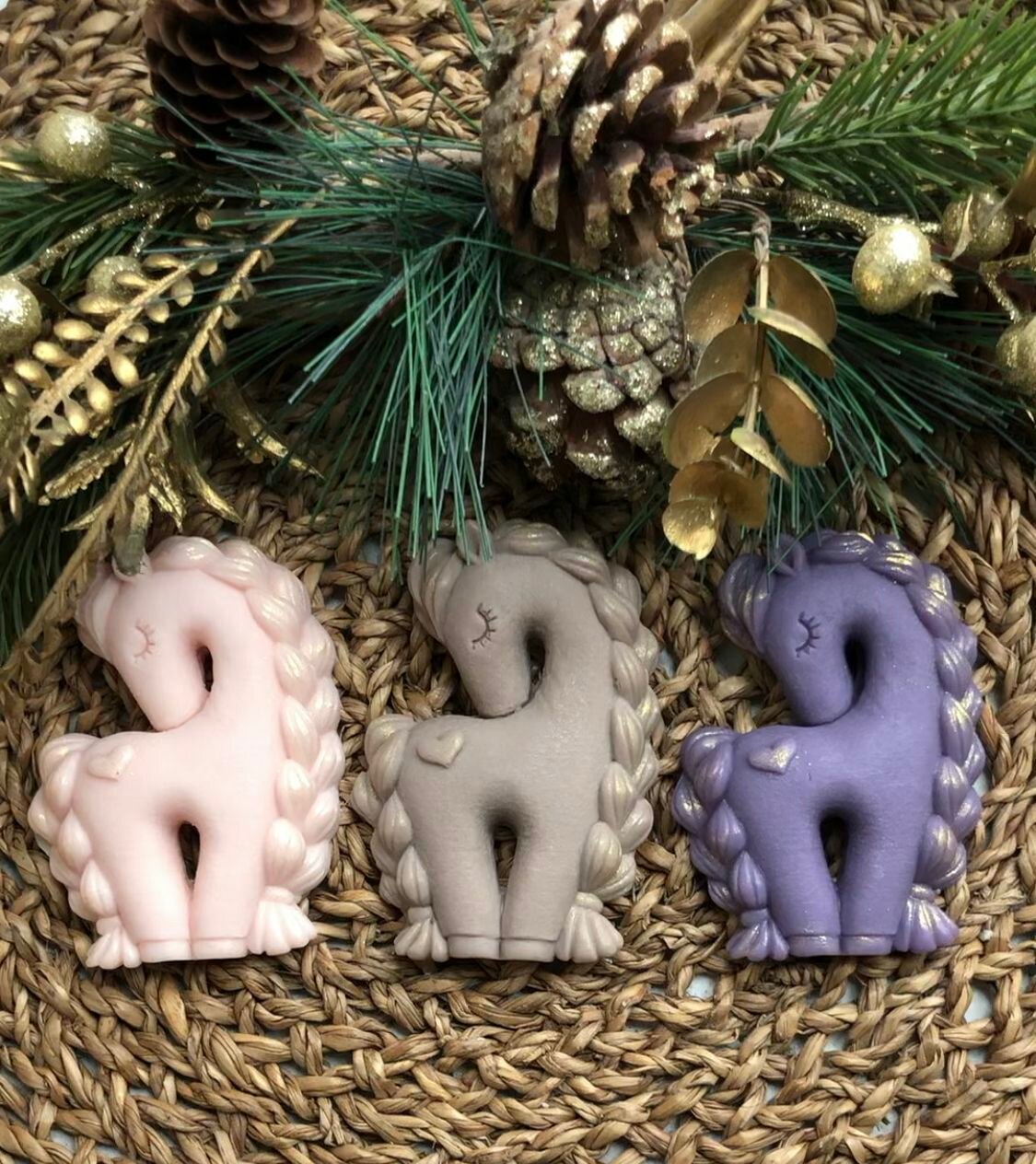 Сувенирное мыло "Лошадка с сердечком" с цветочным ароматом /Нежное мыло для ухода и удовольствия/Символ года 2026