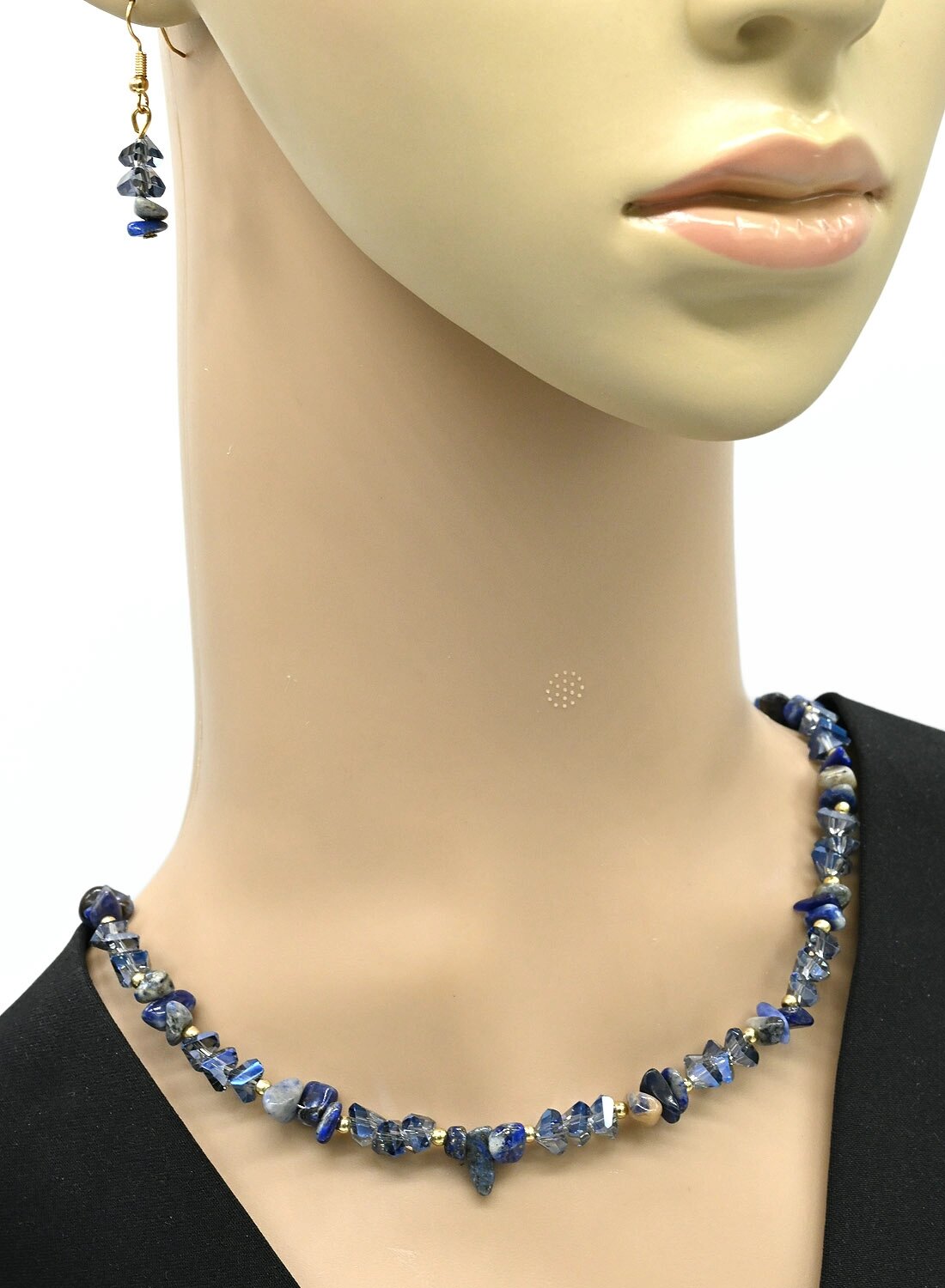 Комплект бижутерии: колье, серьги, содалит