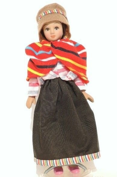 Кукла коллекционная Чили (Даниэла)