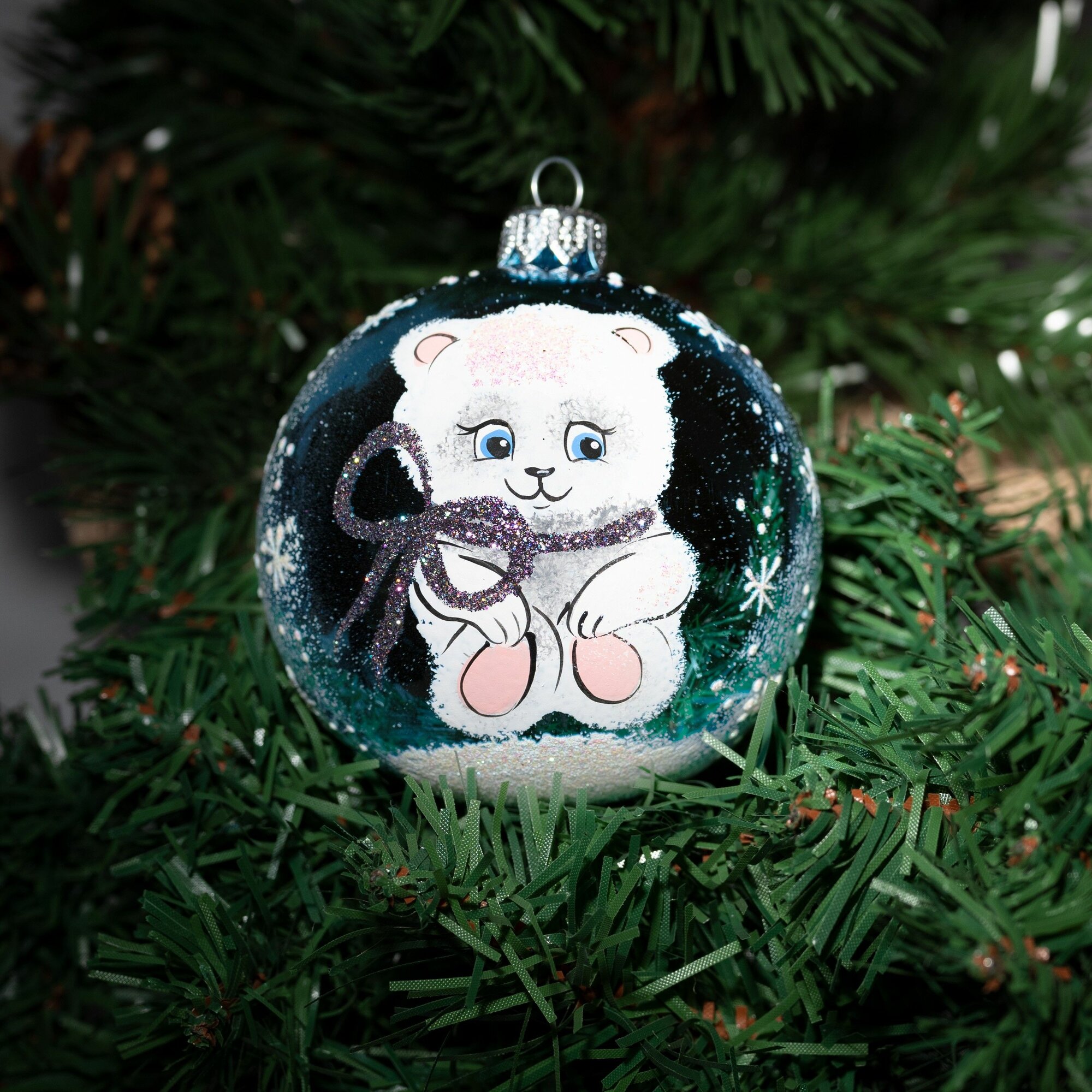 Шар на елку "Медвежонок с бантом" 80мм