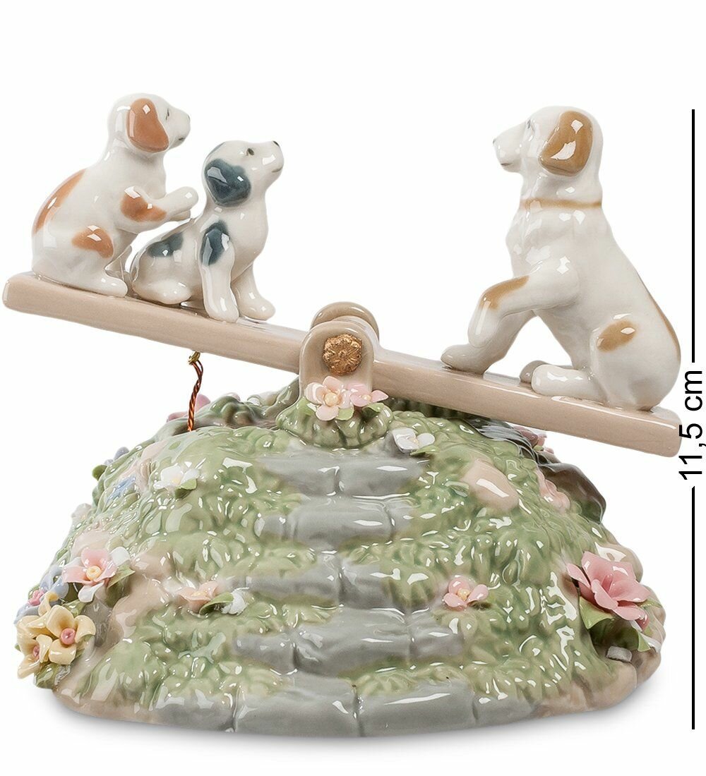 Музыкальная фигурка Веселые качели