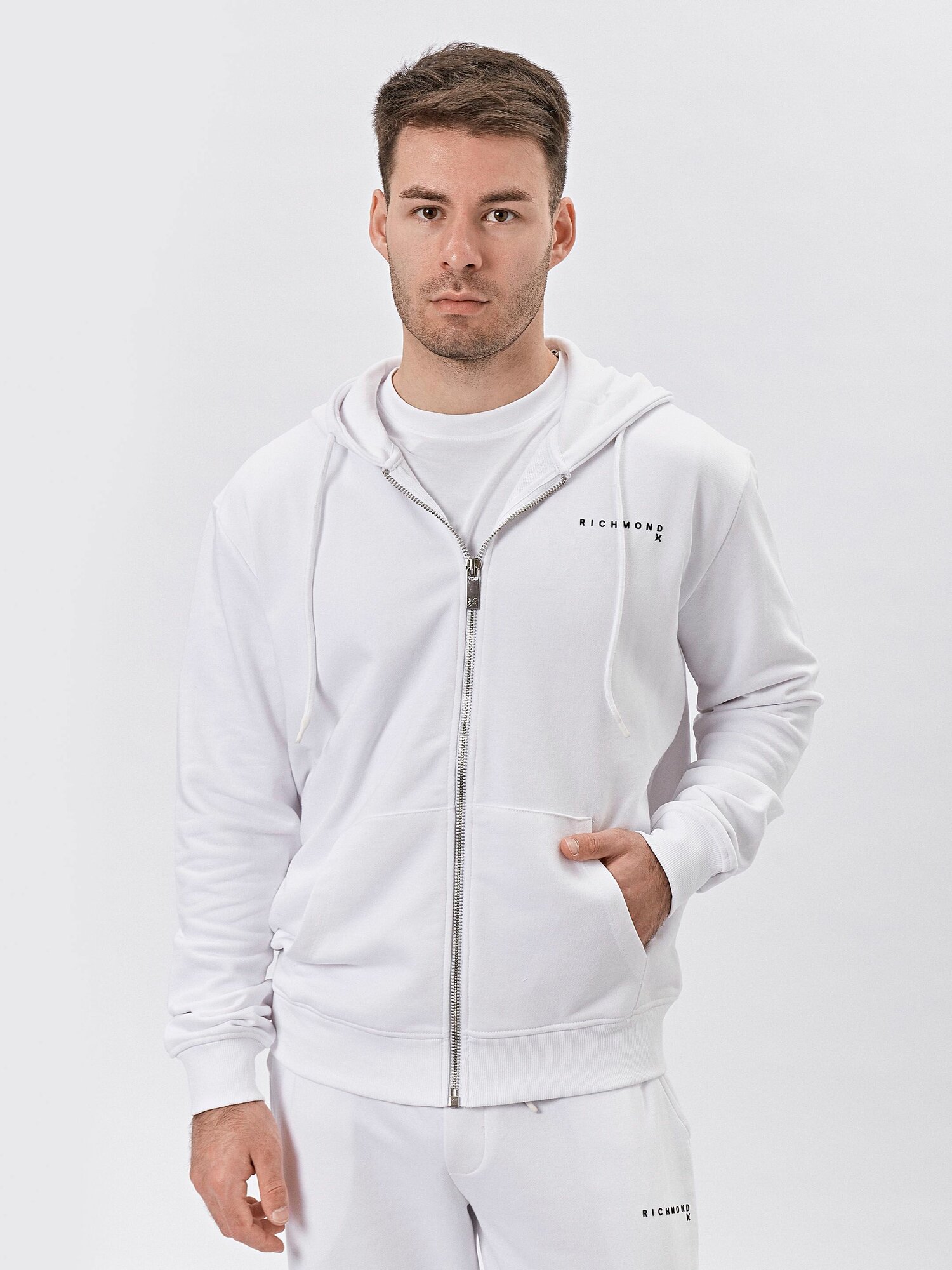 Куртка спортивная