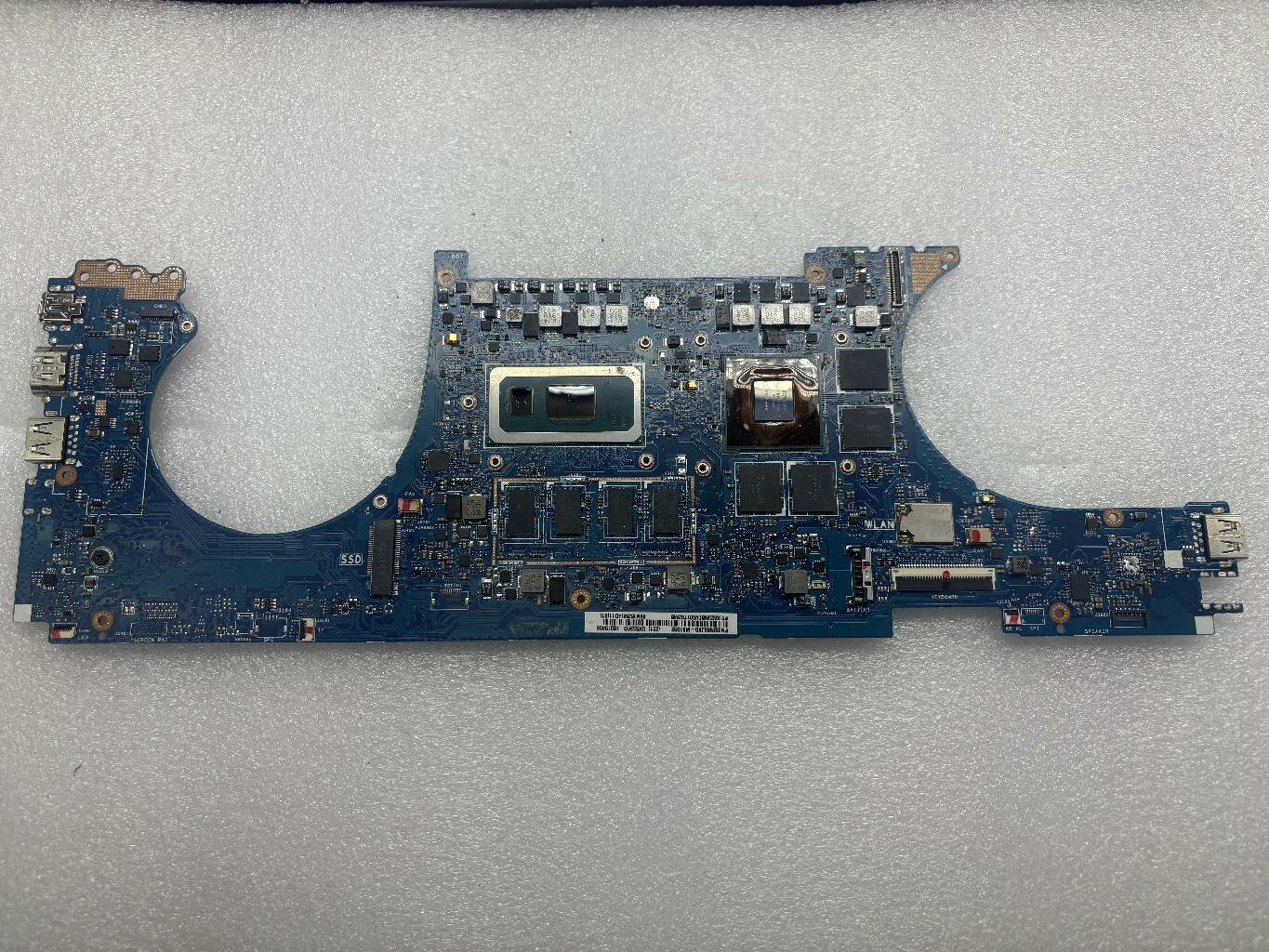 Материнская плата ASUS UX533FD донор видеочипа N17P-G0-A1 (039475)