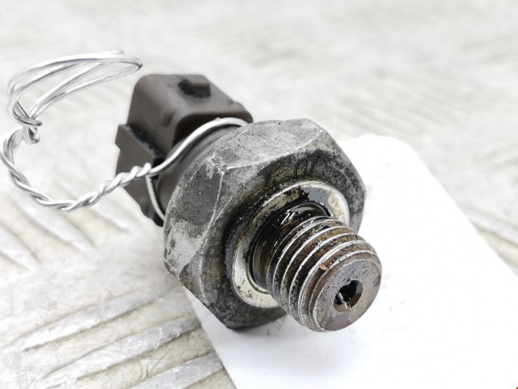 Датчик давления масла BMW 5-Series (E60/E61) 12618611273 арт. 2186686