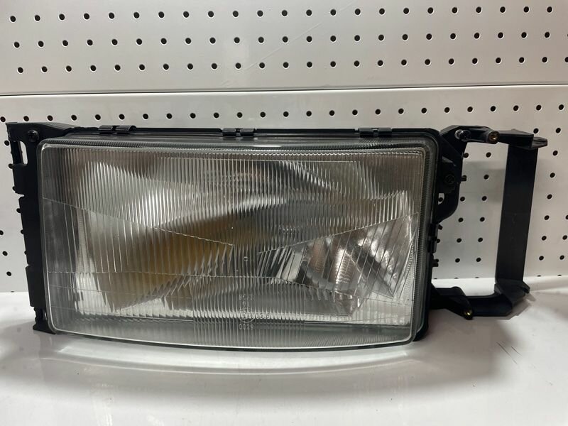 Фара головного света левая для грузовиков SCANIA P-series (скания)